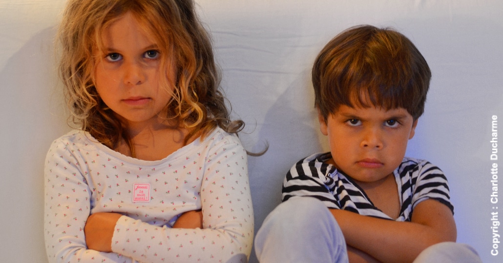 Enfant qui boude : comprendre et (bien) réagir - Cool Parents Make ...